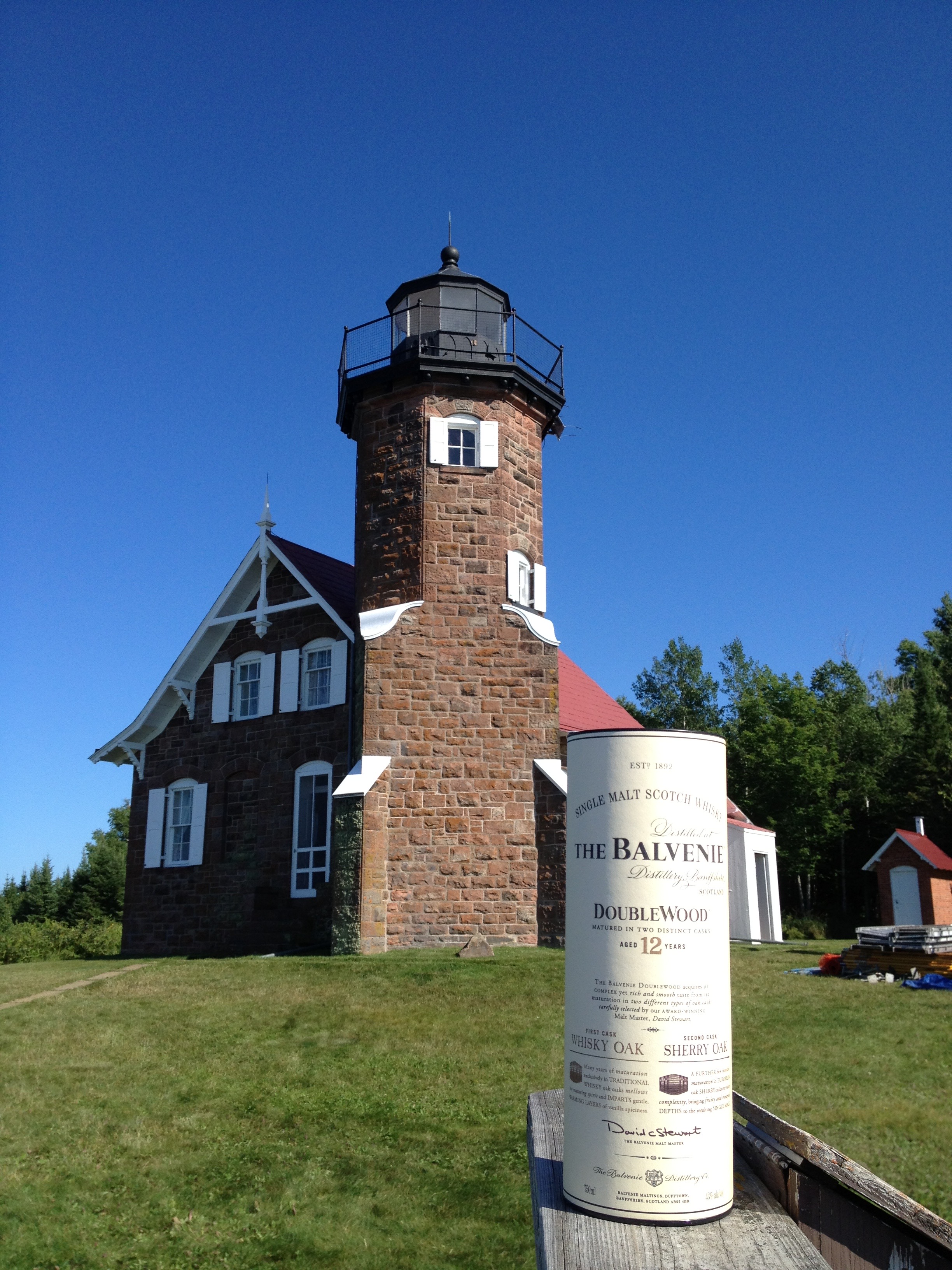 Pic of the Day/Scotch with Lighthouse – Yellow Stripes & Dead Armadillos